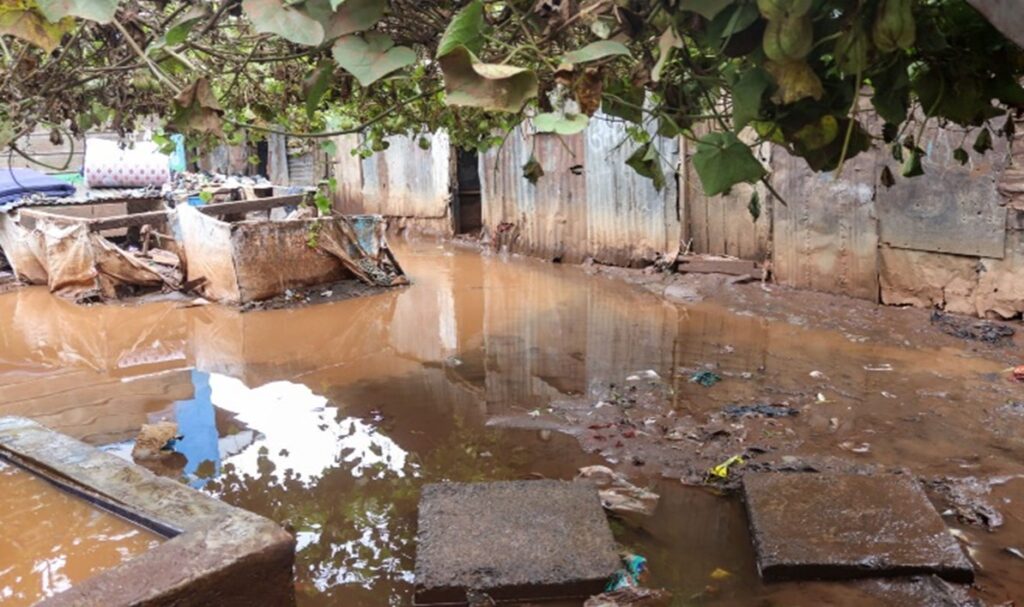 Residents of Mathare informal settlement experience the impact of ...